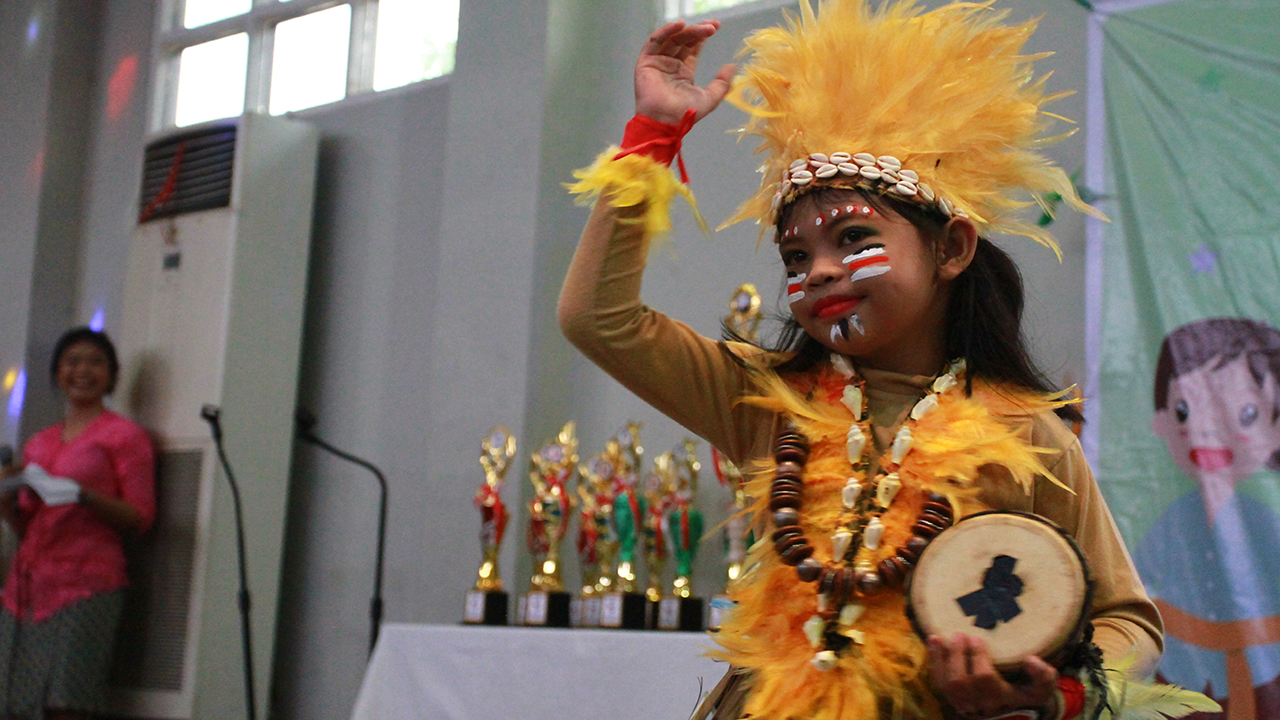 LOMBA FASHION SHOW BUSANA ADAT – Paroki Karawaci Gereja St. Agustinus