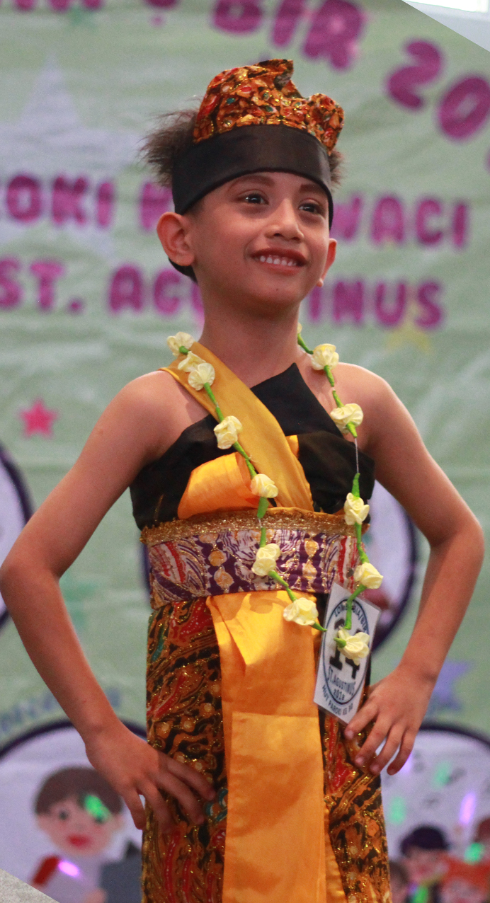 LOMBA FASHION SHOW BUSANA ADAT – Paroki Karawaci Gereja St. Agustinus