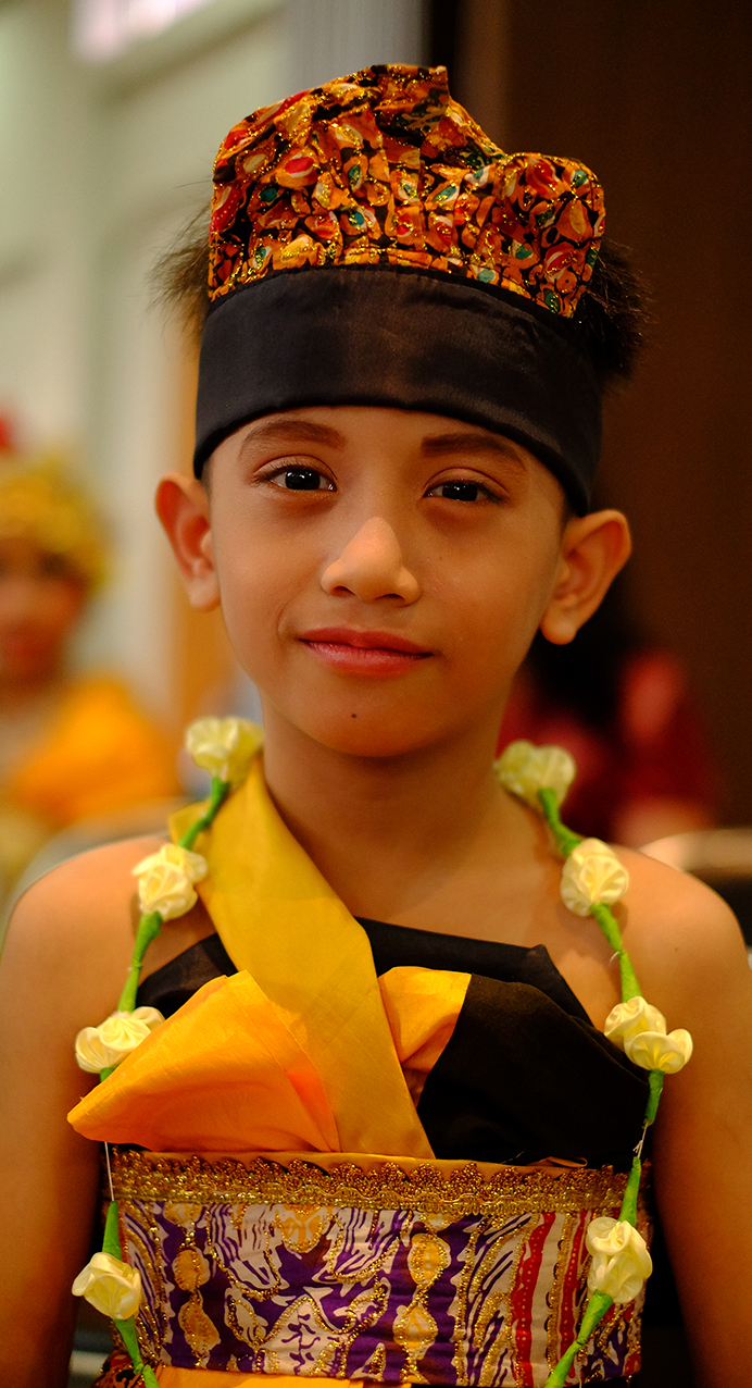 LOMBA FASHION SHOW BUSANA ADAT – Paroki Karawaci Gereja St. Agustinus